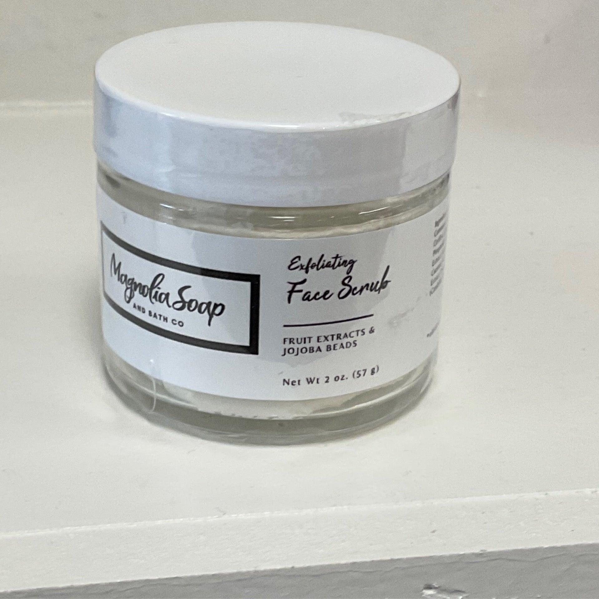 Magnolia face scrub